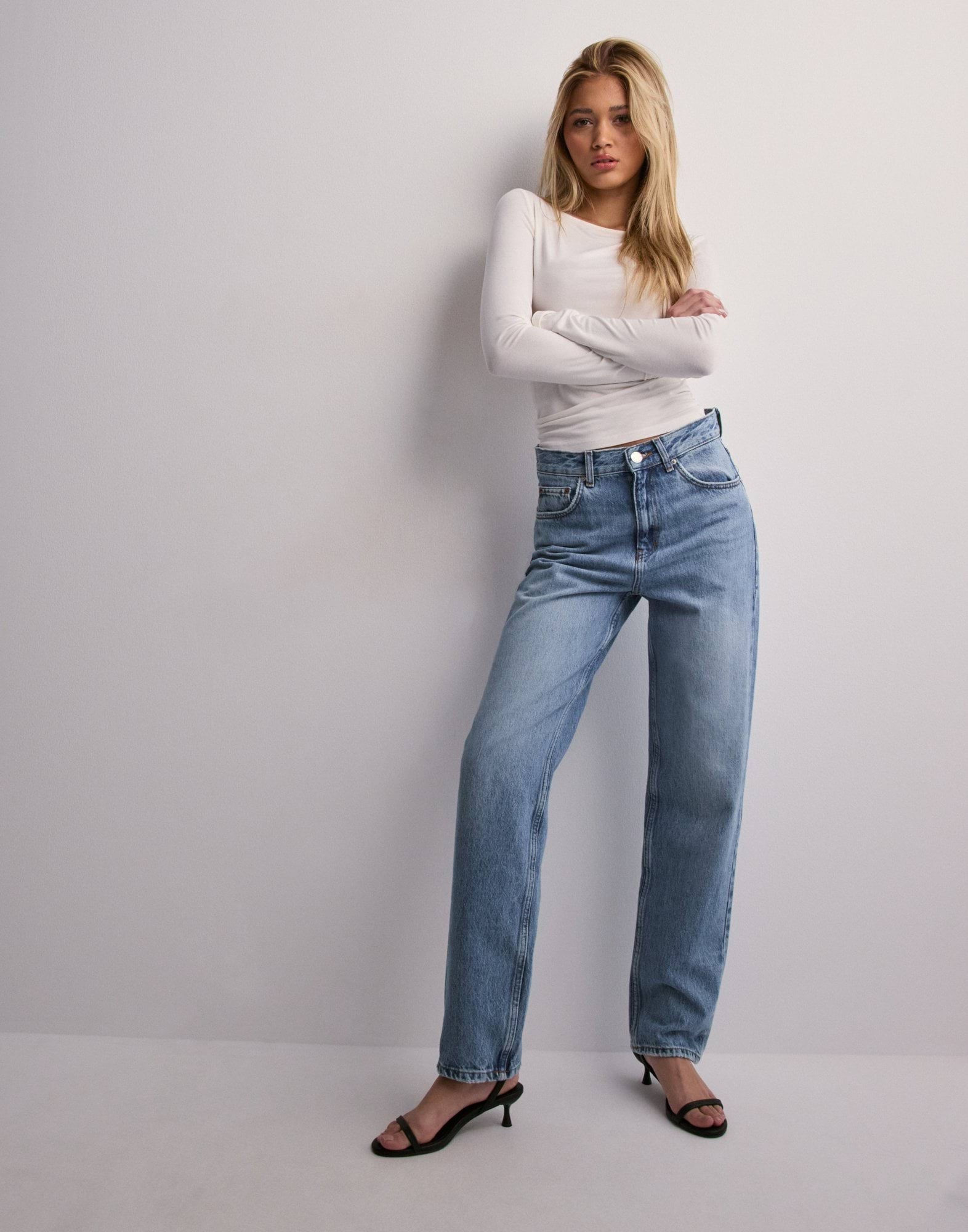 Köp Only ONLROBYN MW STR LO AK DNM DOT536 NO - Medium Blue Denim | Nelly.com