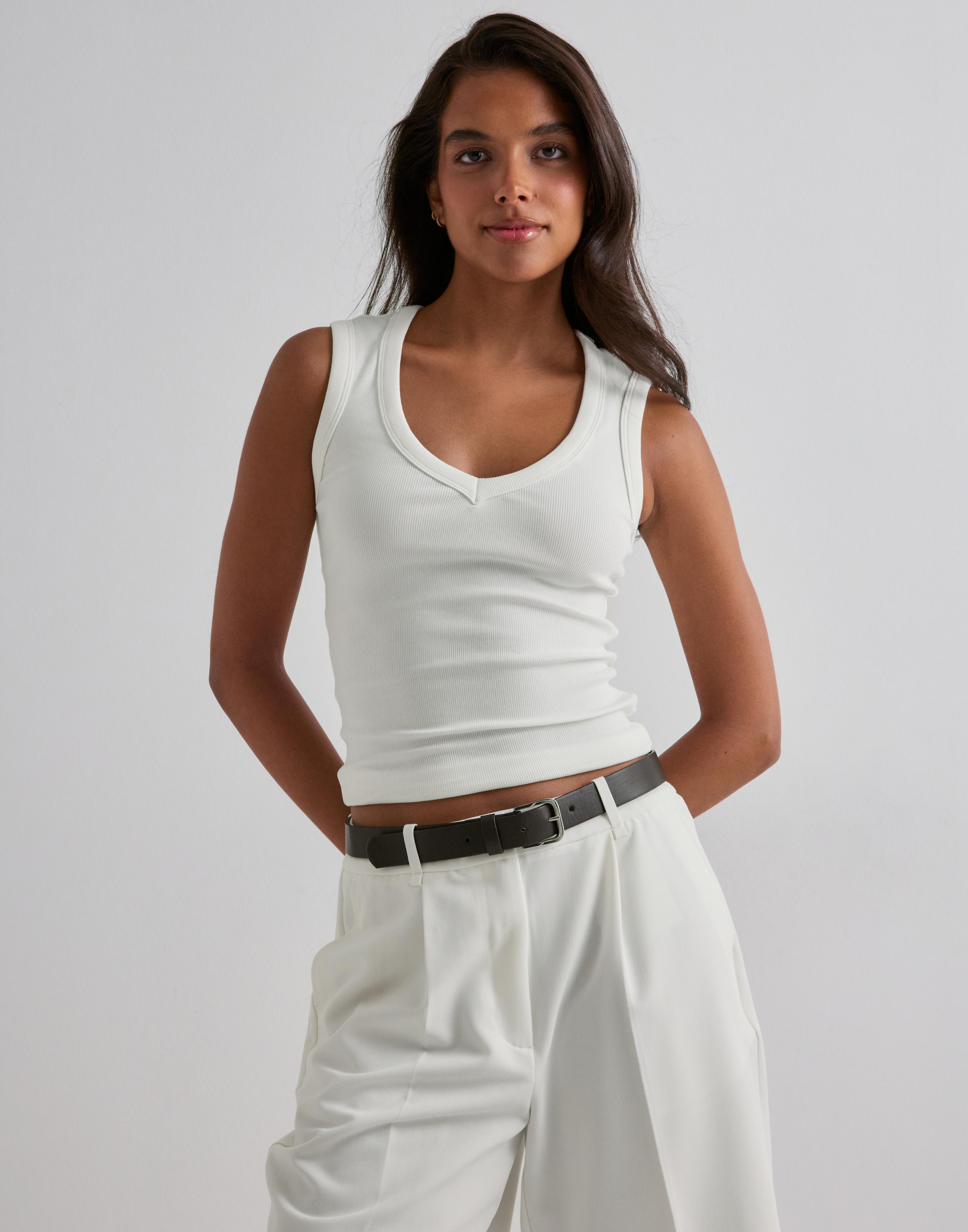 Buy Gina Tricot Tight v-neck rib tank - Offwhite | Nelly.com