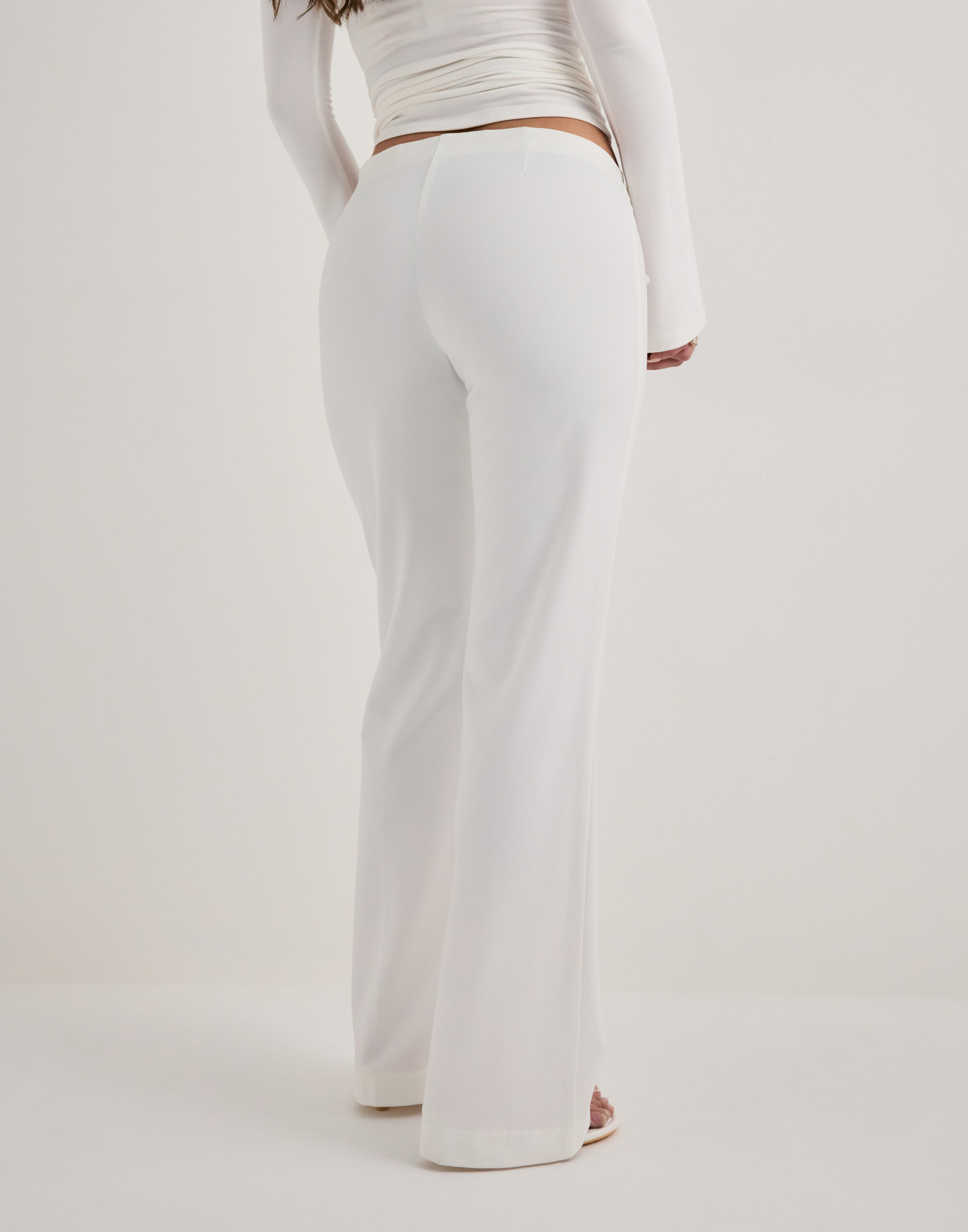 Kjøp Nelly No Waist Flare Suit Pants - White | Nelly.com