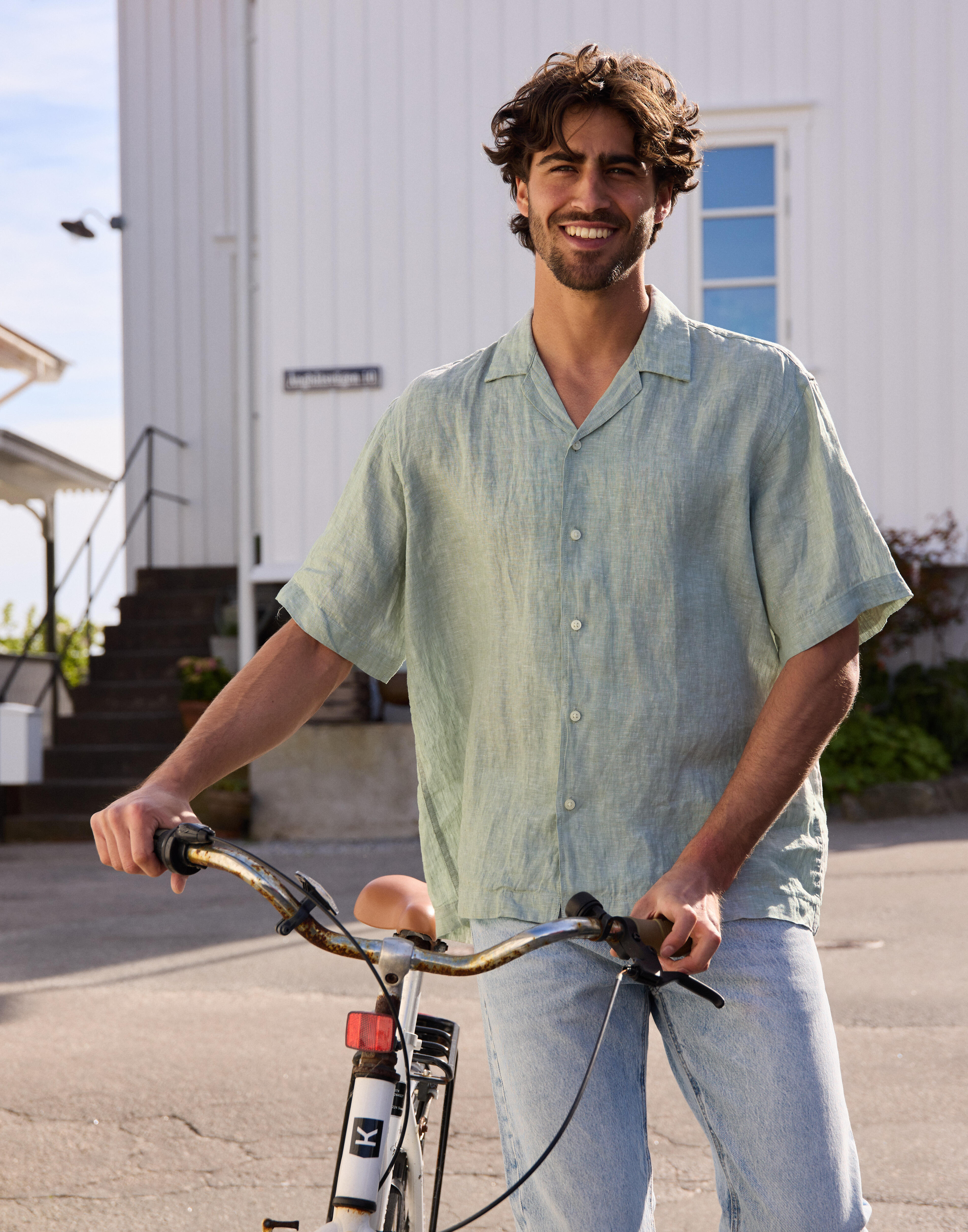 Köp Selected Men SLHRELAXKYLIAN MIX SS SHIRT RESORT - 0A1S | NLYMAN