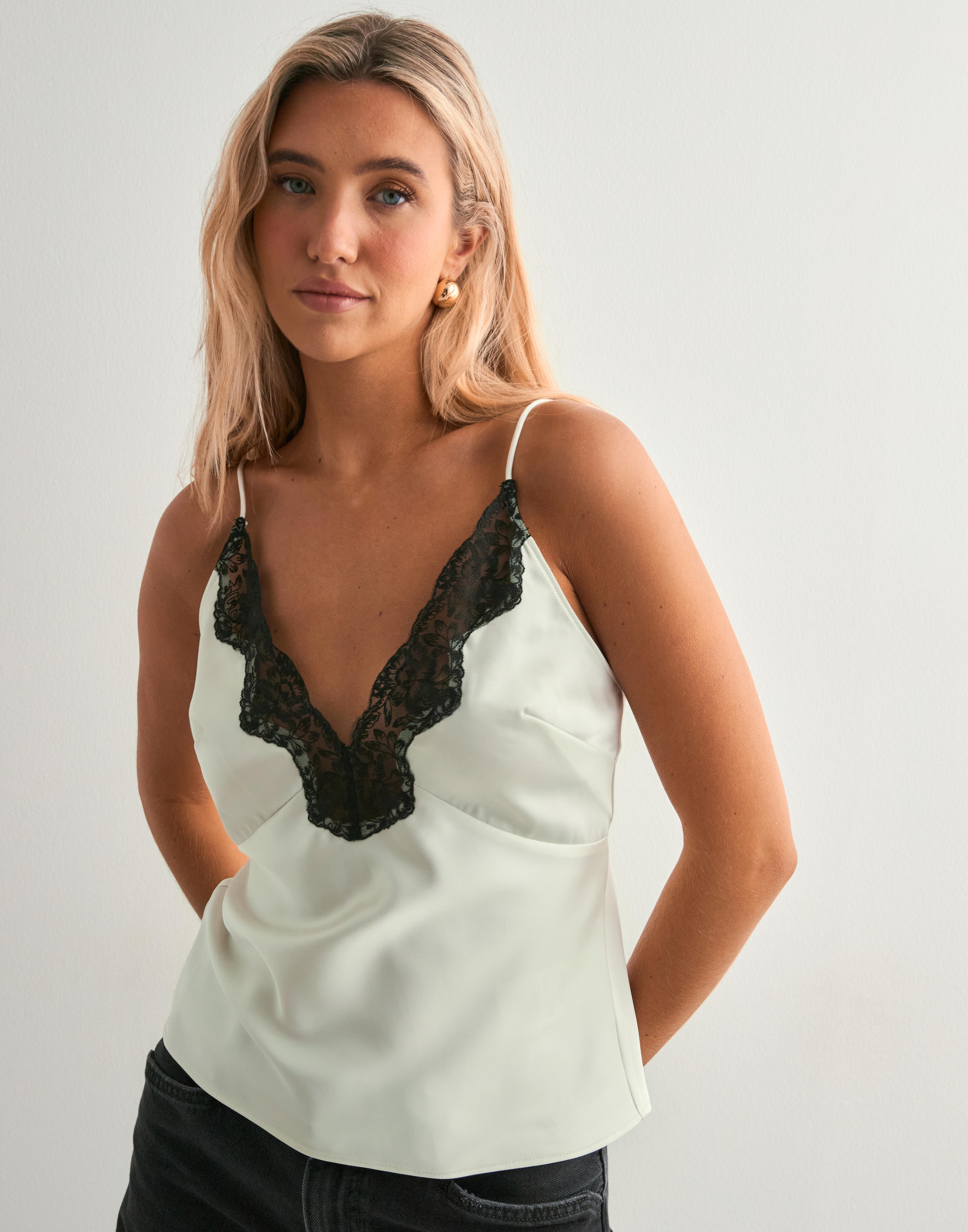 Buy Gina Tricot Satin singlet - Egret | Nelly.com