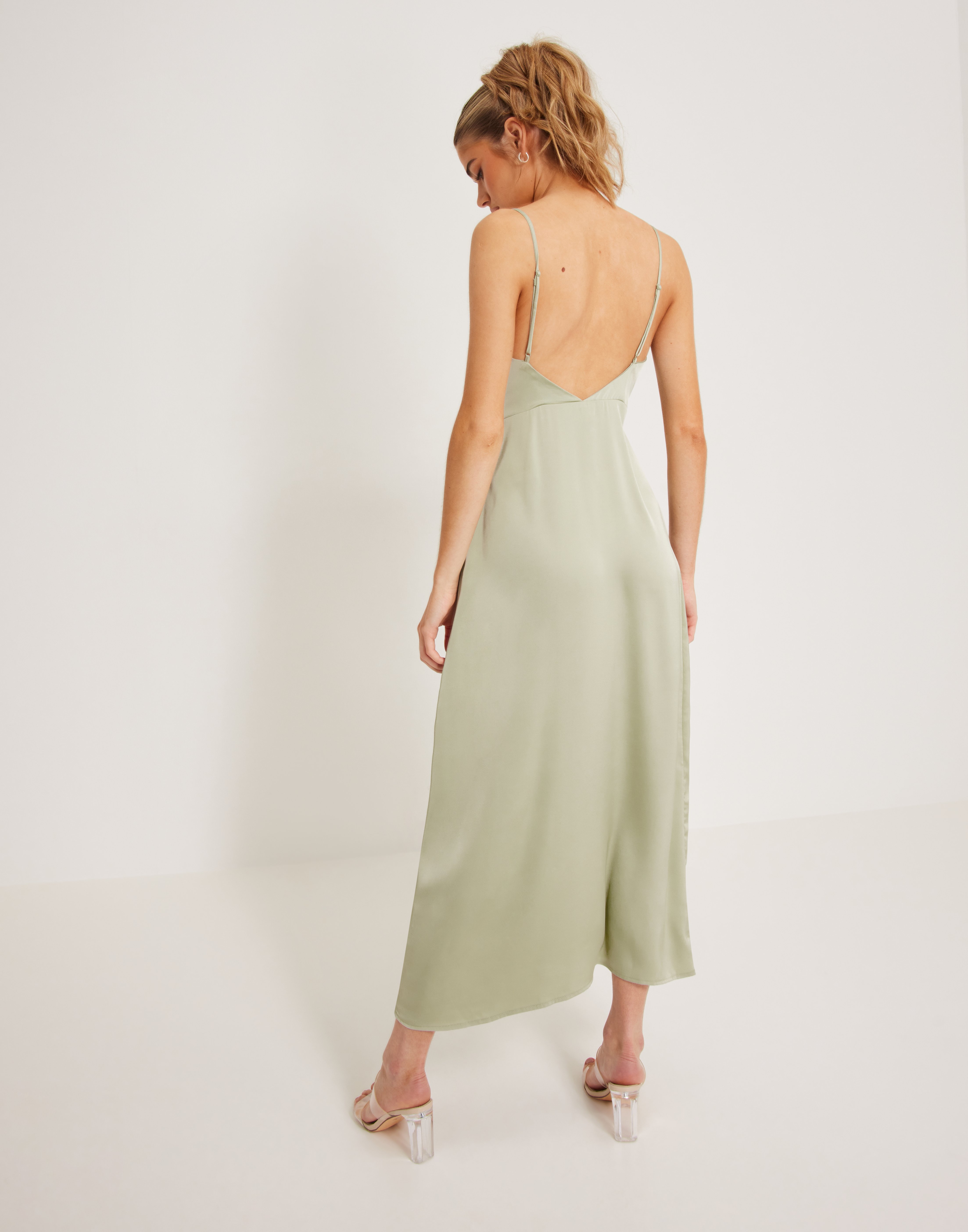 Buy Vila VIRAVENNA STRAP ANKLE DRESS - NOOS - Desert Sage | Nelly.com