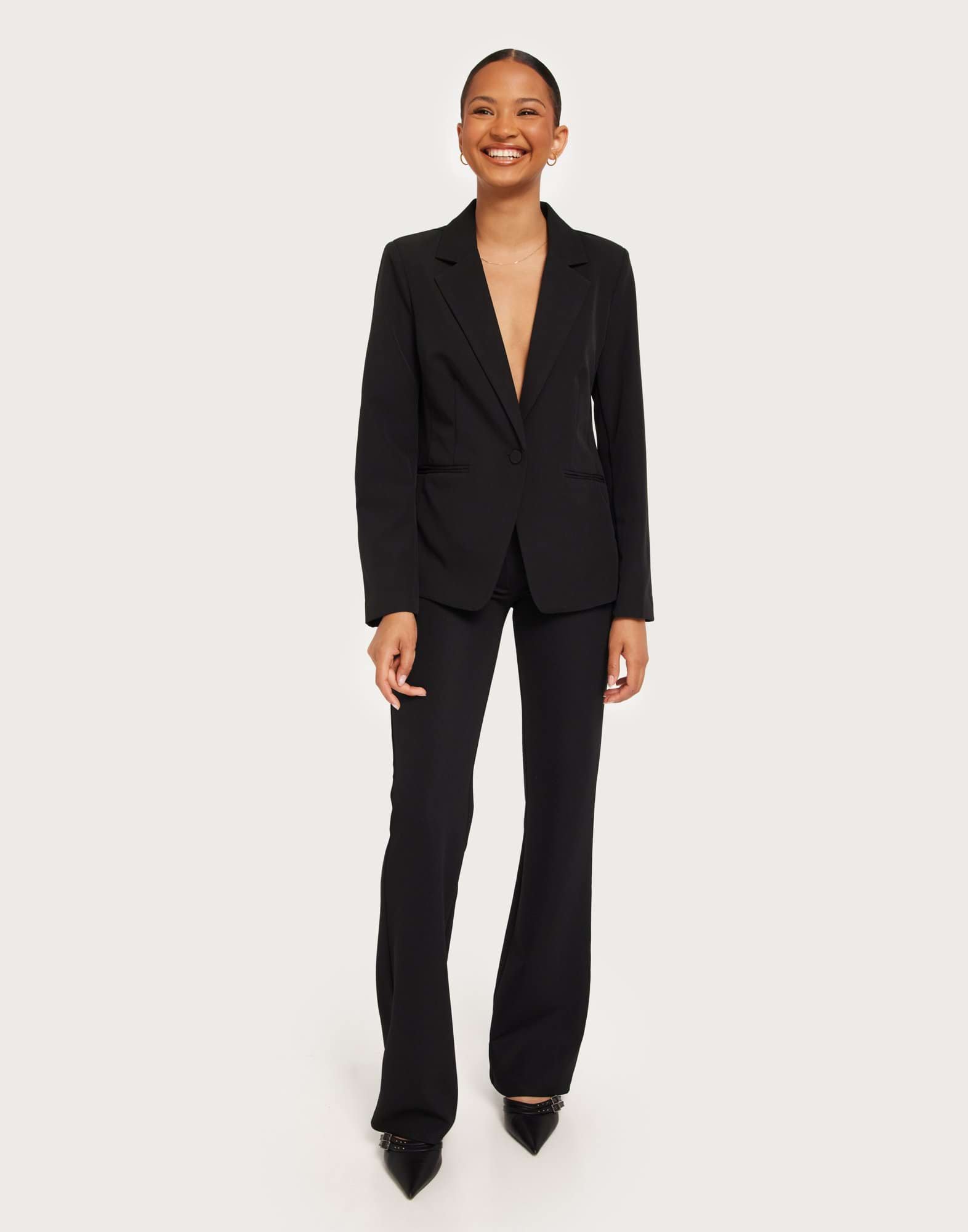 Osta Only ONLGABI-ABBA L/S FITTED BLAZER CC - Black | Nelly.com