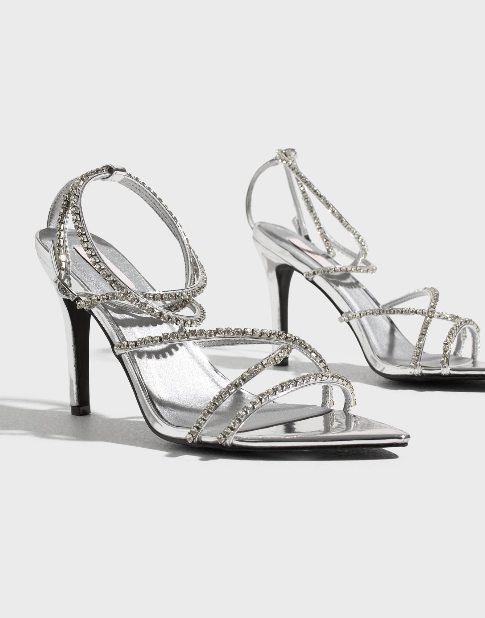 Köp Nelly Rhinestone Strappy Heel - Silver | Nelly.com