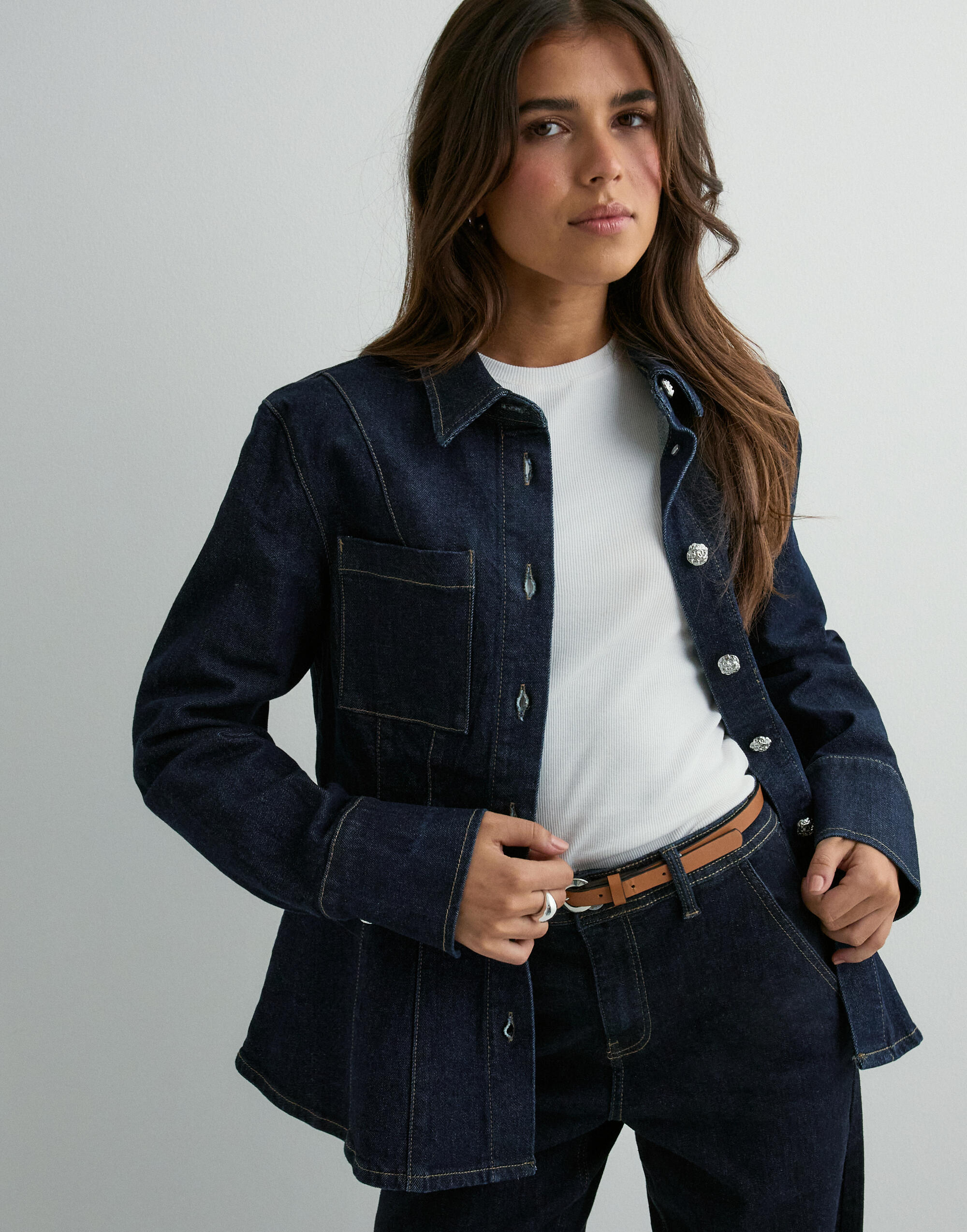 Kjøp Only ONLROSIE L/S FITTED DNM JACKET GUA - Dark Blue Denim | Nelly.com