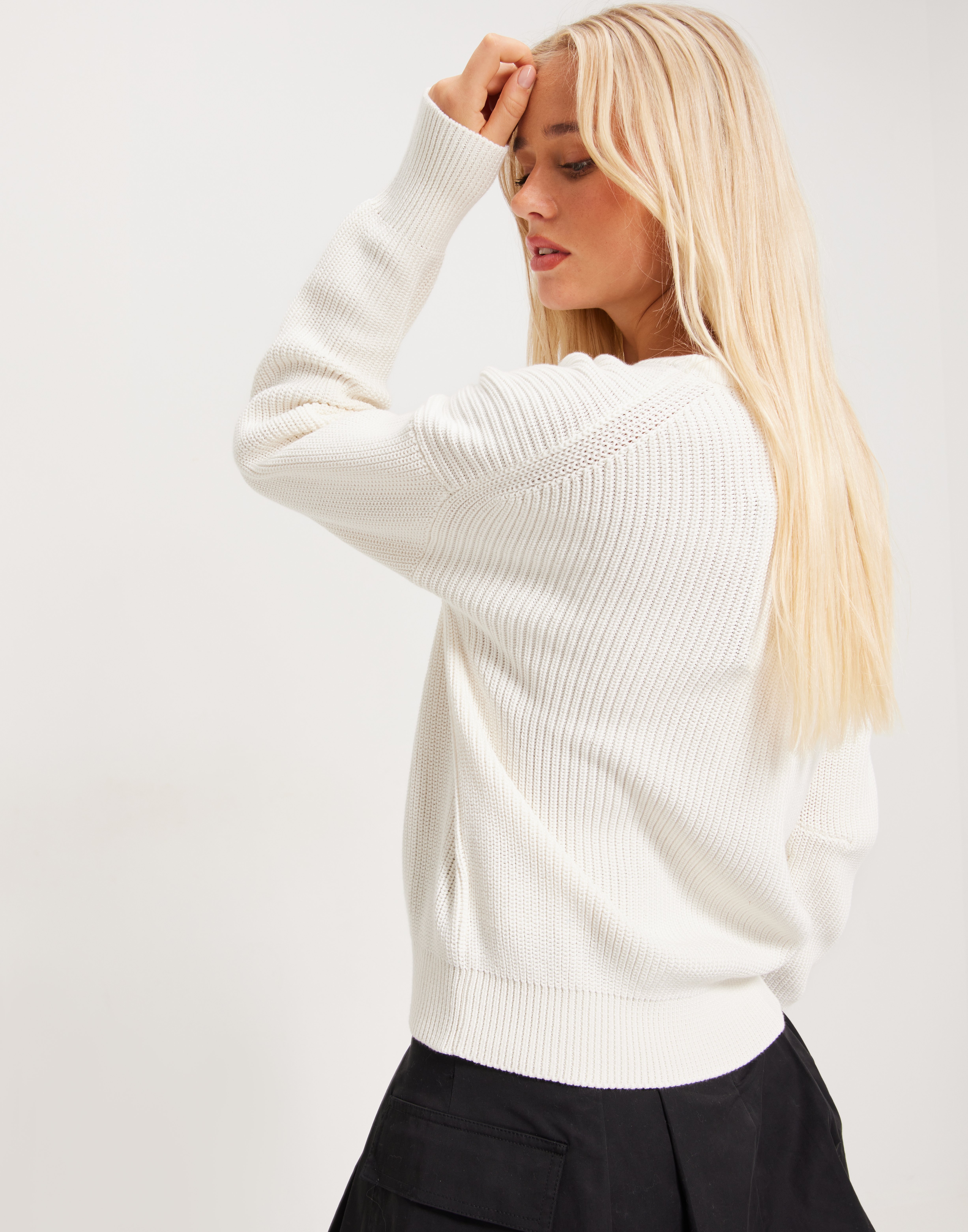 Köp JJXX JXMILA TWIST CREW NECK KNIT NOOS - Snow White | Nelly.com