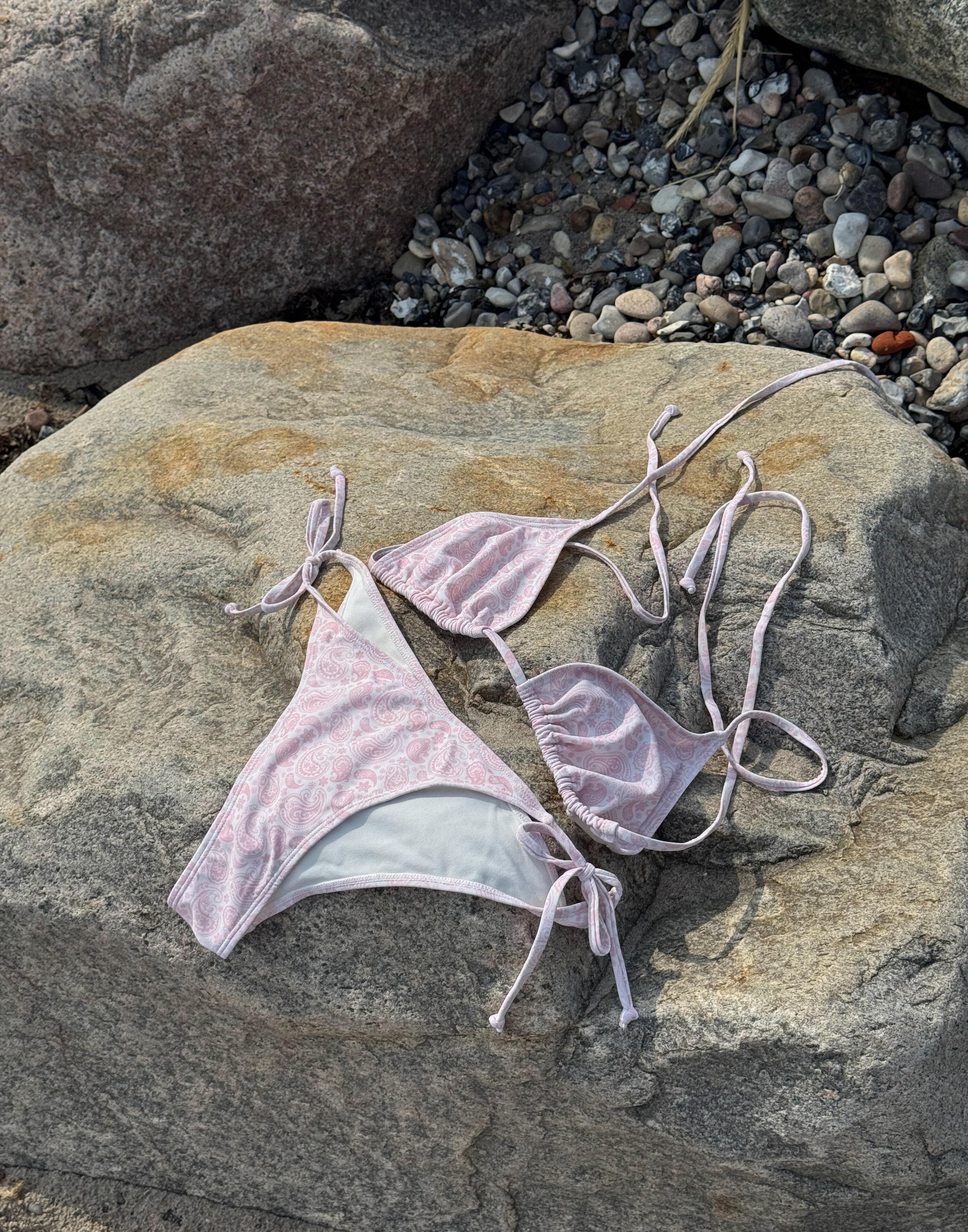 Köp Nelly Classic Triangle Bikini - Pink Paisley | Nelly.com