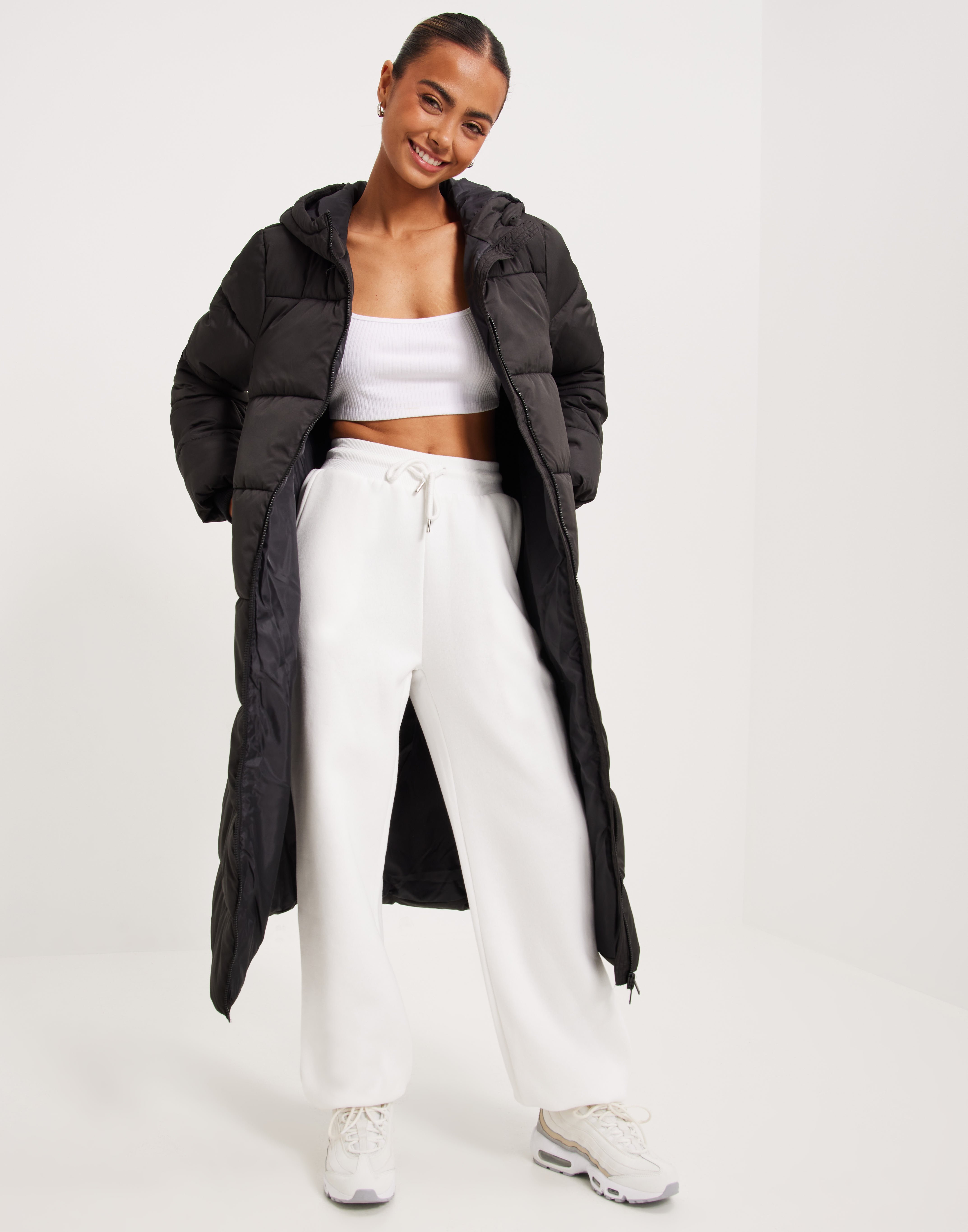 Köp Pieces PCBEE NEW ULTRA LONG PUFFER JACKET - Black | Nelly.com