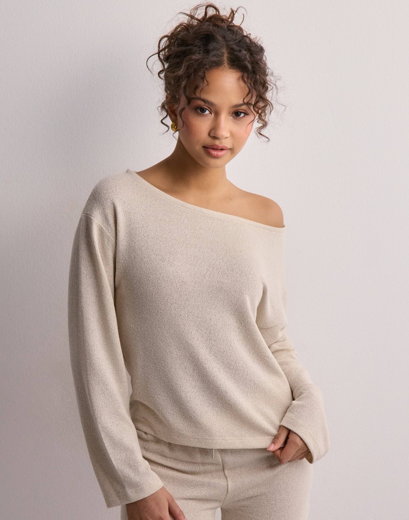 Buy Nelly Effortless Structure Sweat - Beige | Nelly.com