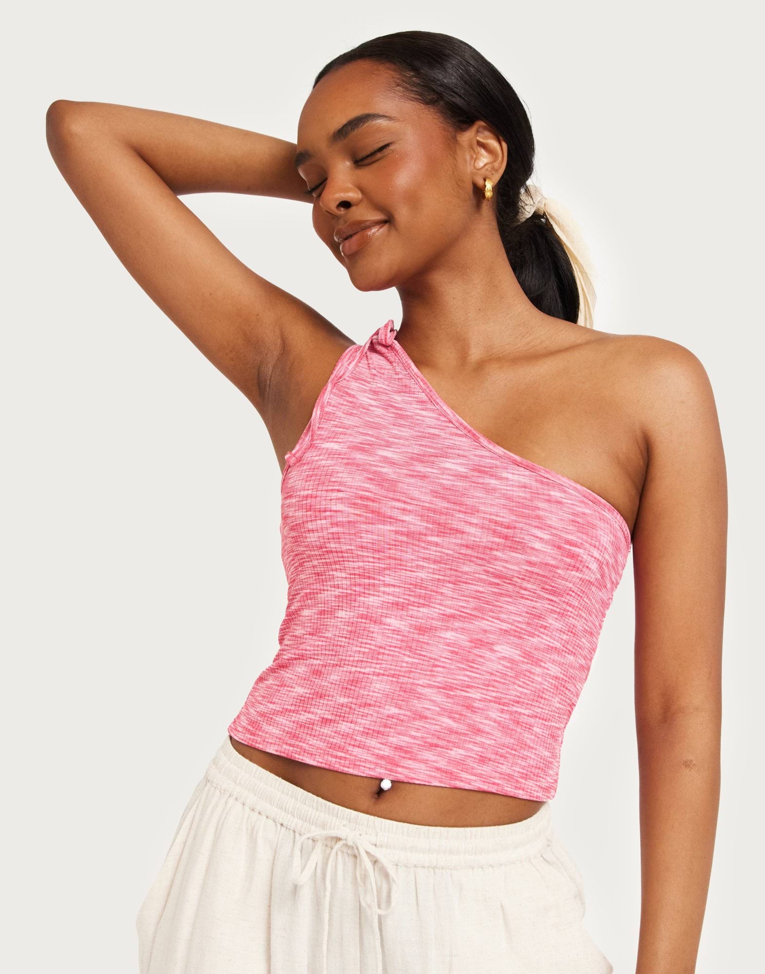Køb Pieces PCLILLO ONE-SHOULDER STRAP TOP BC - Shocking Pink Space Dye ...