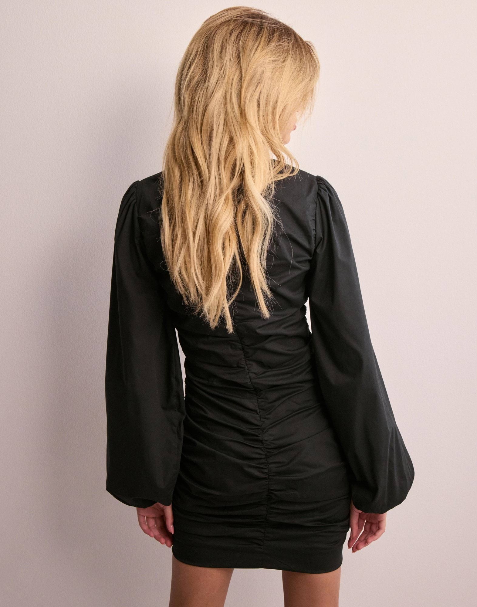 Köp Nelly The Cutest Dress - Black | Nelly.com