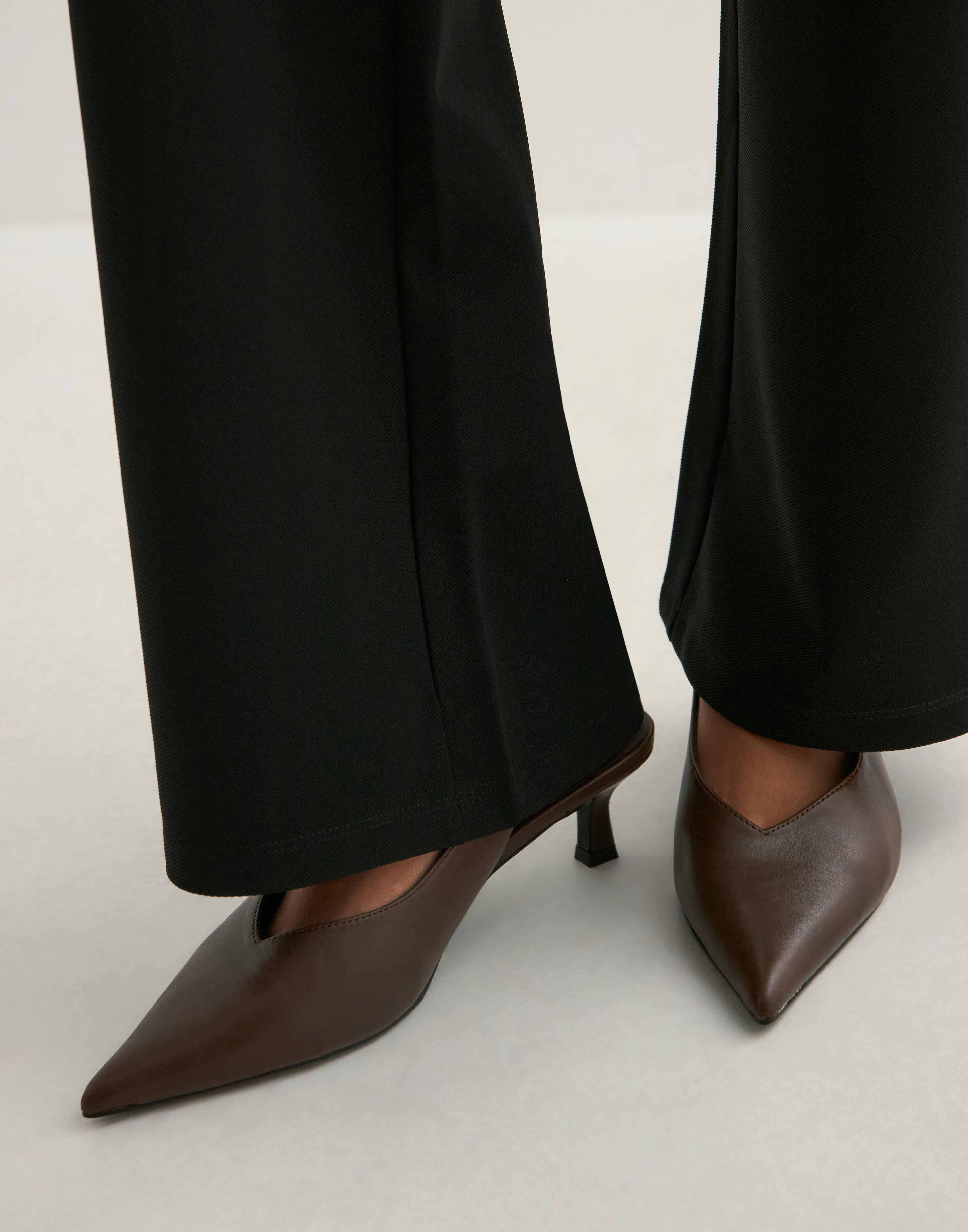 Köp Nelly Thin V-Shape Slingback - Brown | Nelly.com