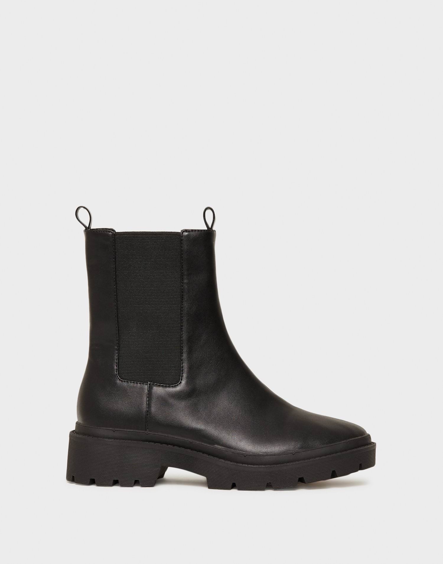 Kjøp Nelly High Ankle Chelsea Boot - Black | Nelly.com