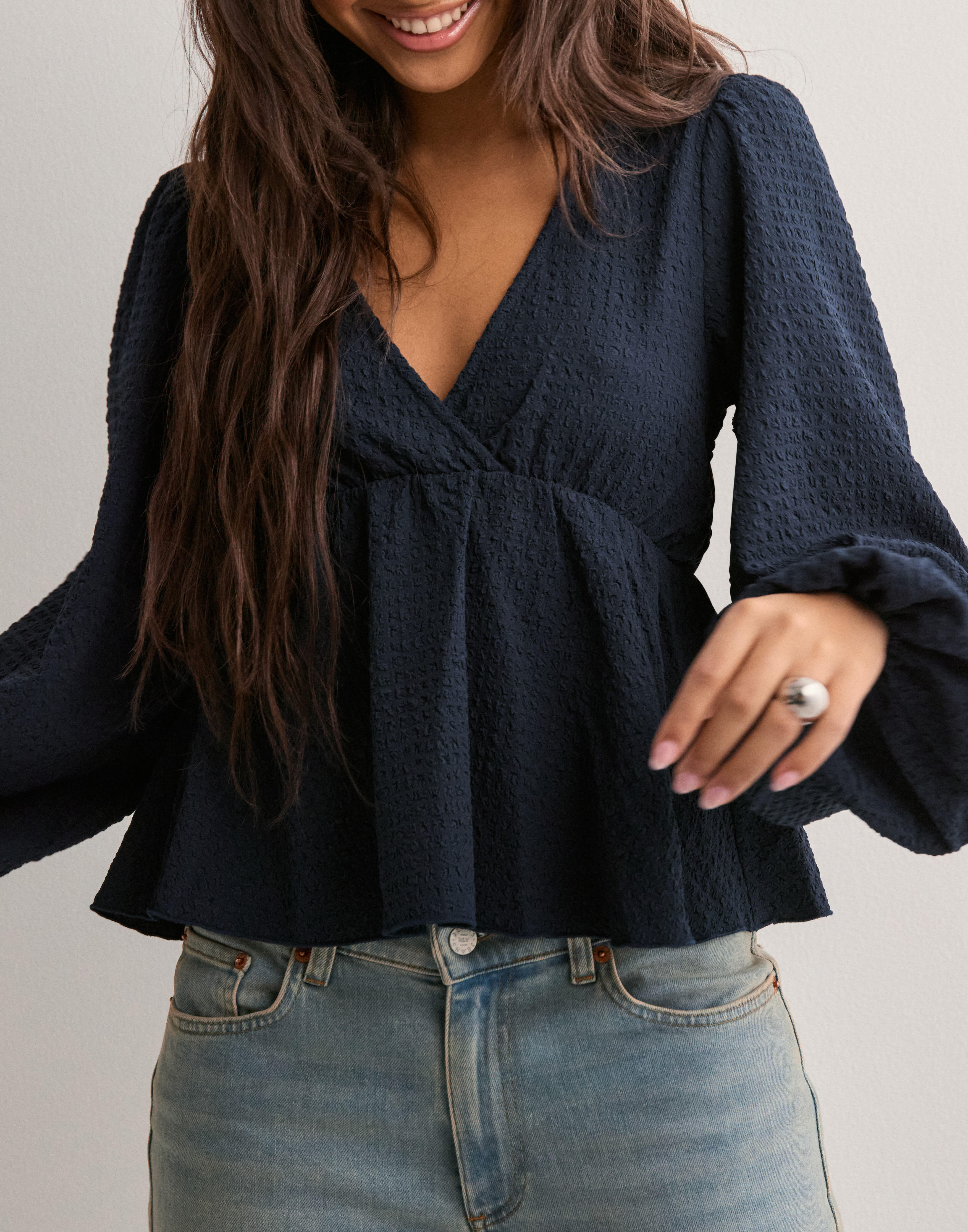 Kjøp Nelly Fine Structure Blouse - Navy | Nelly.com