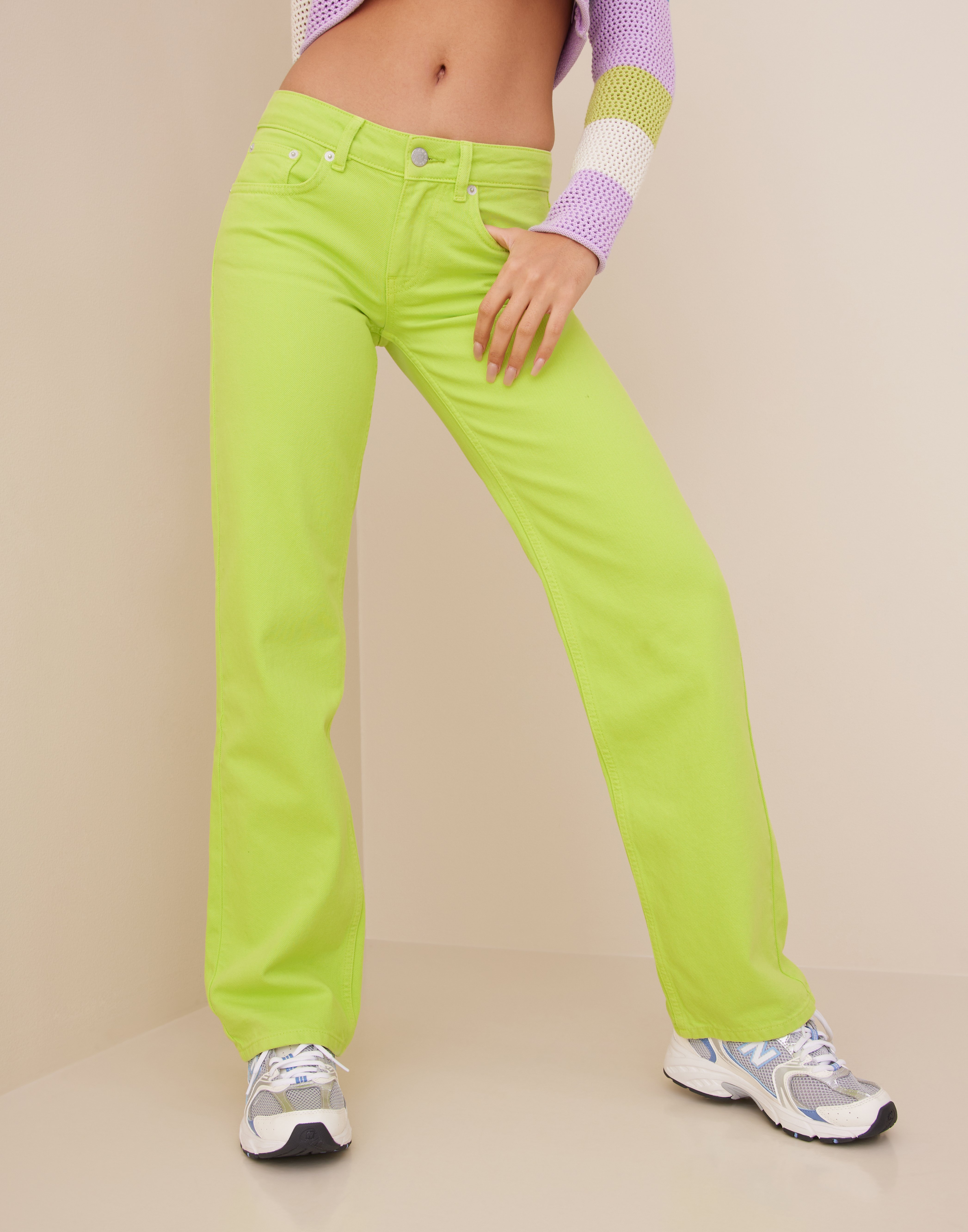 Buy Nelly Low Waist Straight Leg Colored Pants - Lime | Nelly.com