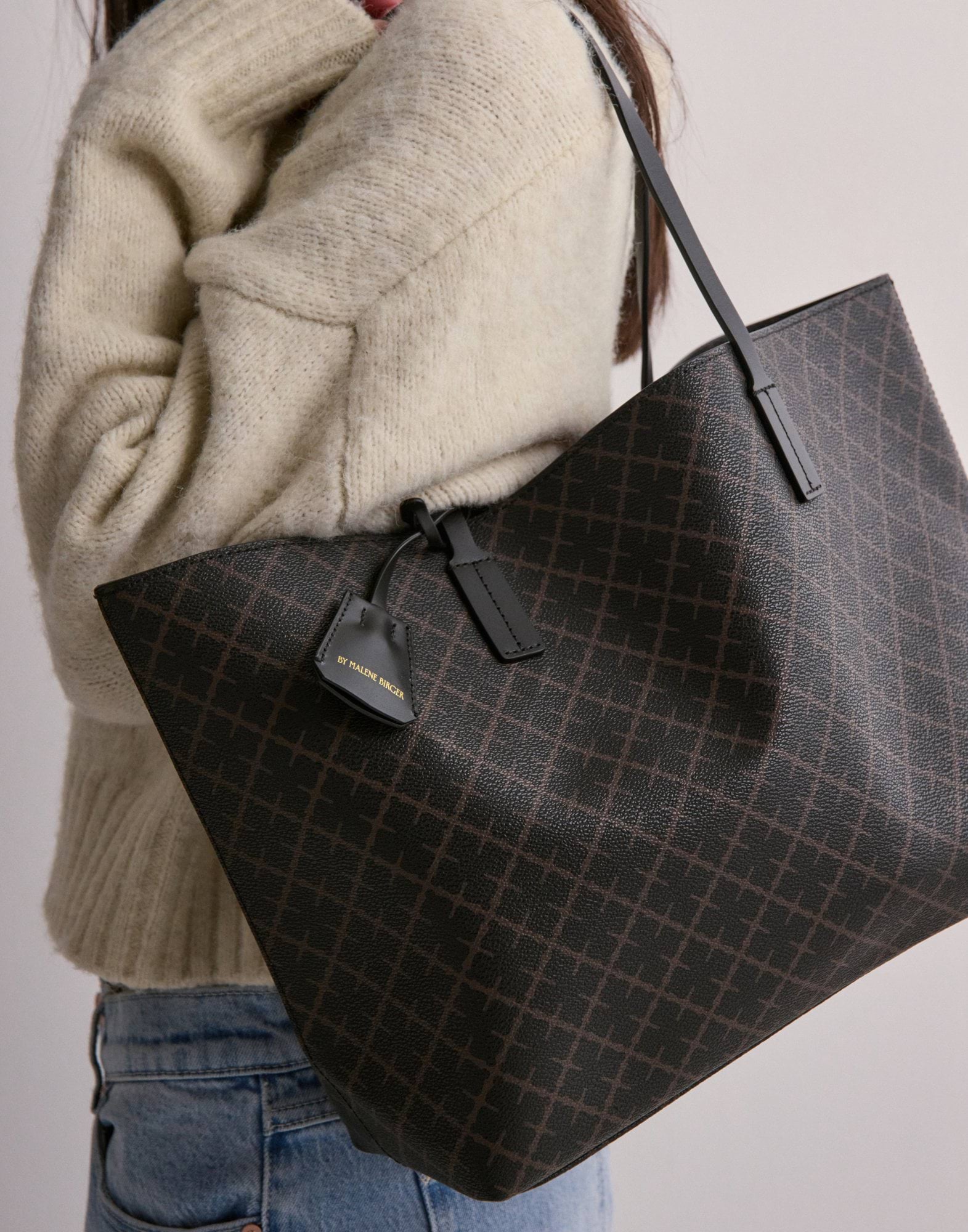 Köp By Malene Birger ABIGAIL - Dark Chocolate | Nelly.com