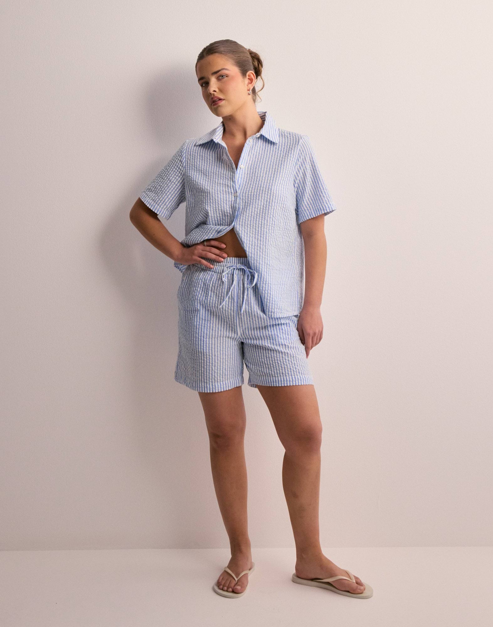 Kjøp Pieces PCSALLY HW LOOSE STRING SHORTS NOOS - Hydrangea Cloud ...