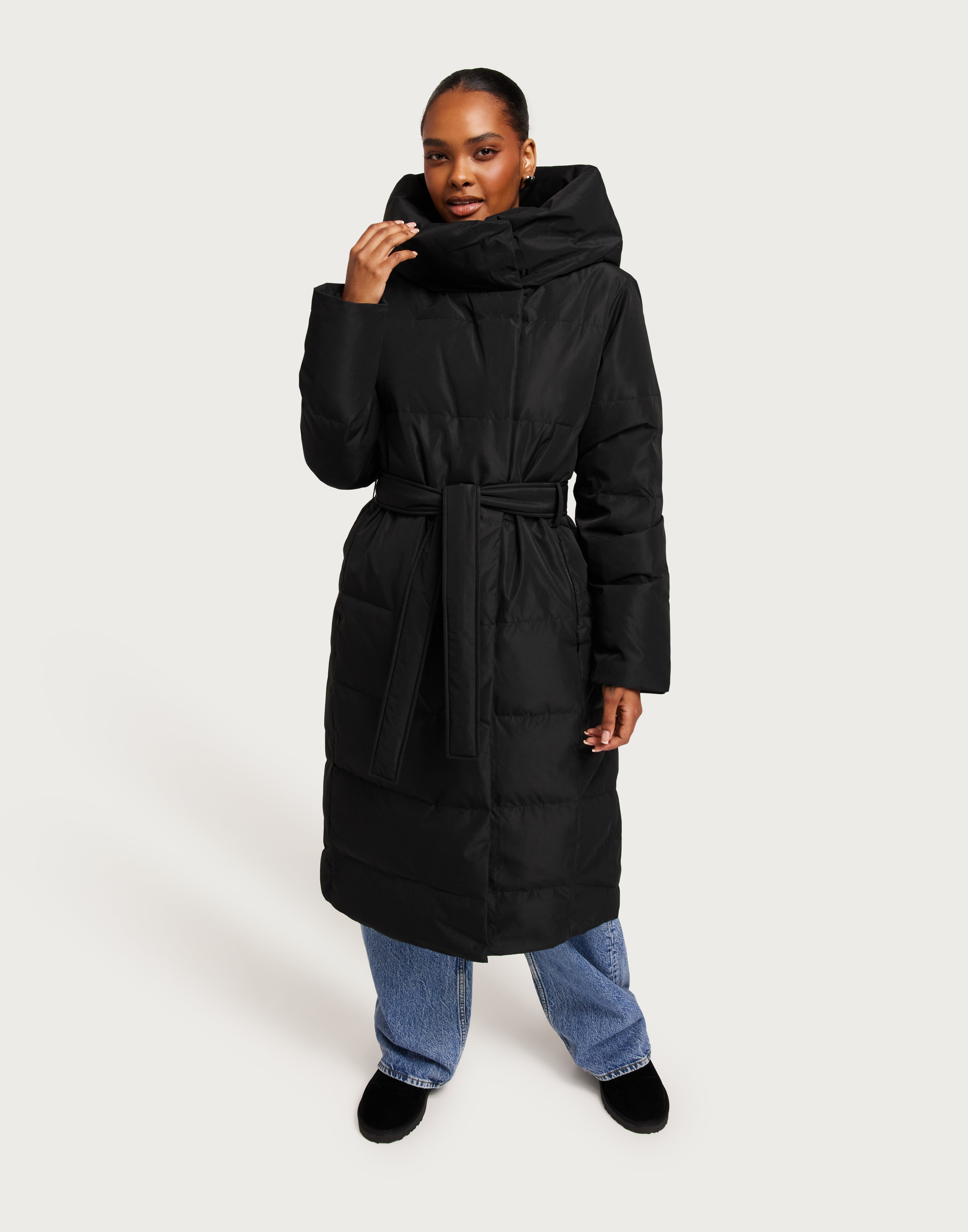 Köp Vero Moda VMLEONIE LONG DOWN JACKET BOOS - Black | Nelly.com