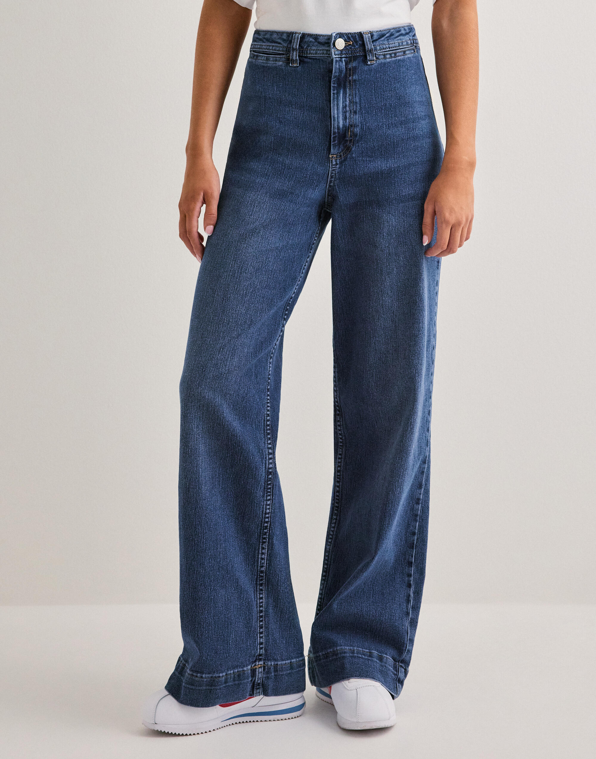 Kjøp Vero Moda VMKAYLA HR WIDE JEANS VI3474 - Dark Blue Denim | Nelly.com
