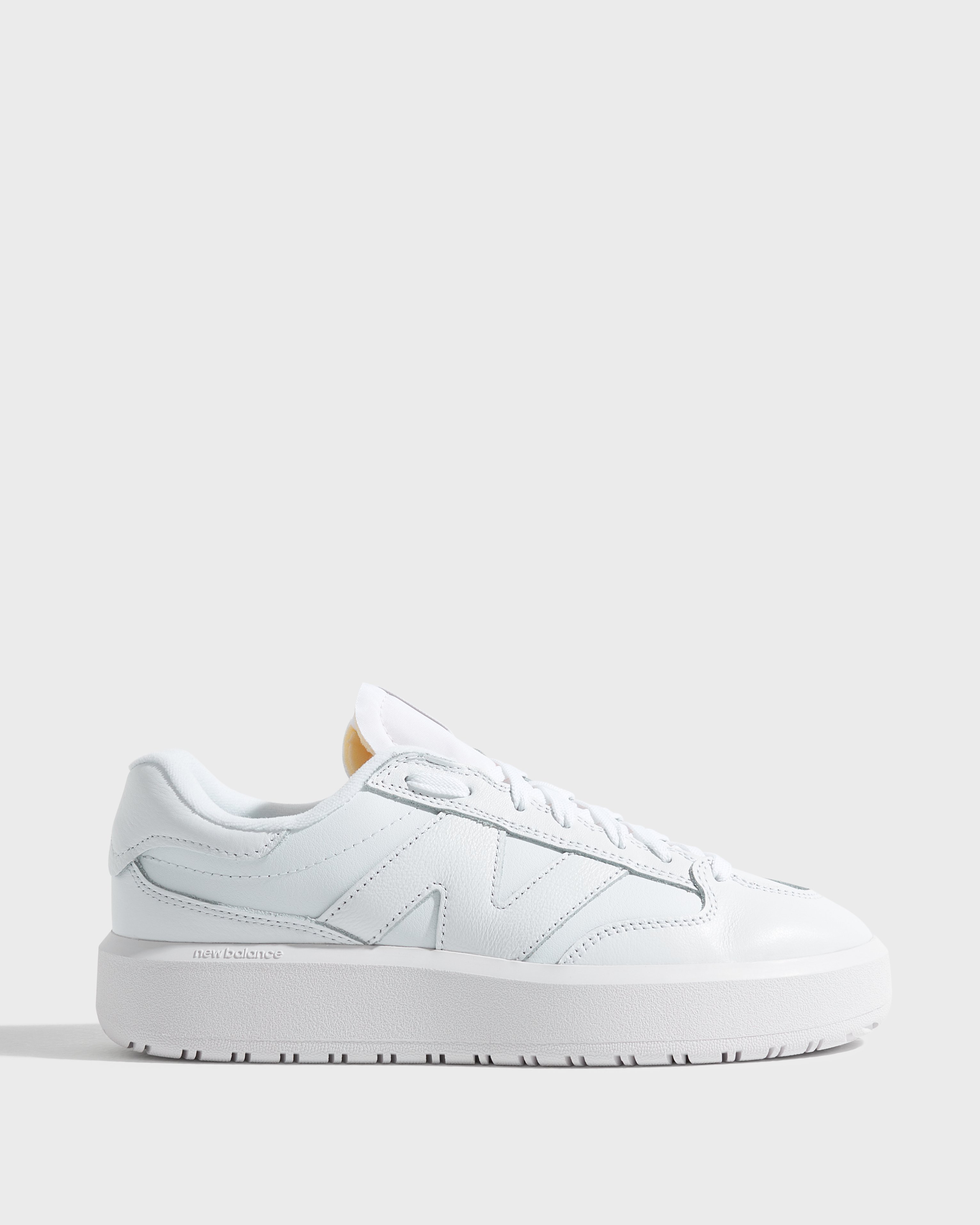 Köp New Balance CT302CLA - White | NLYMAN
