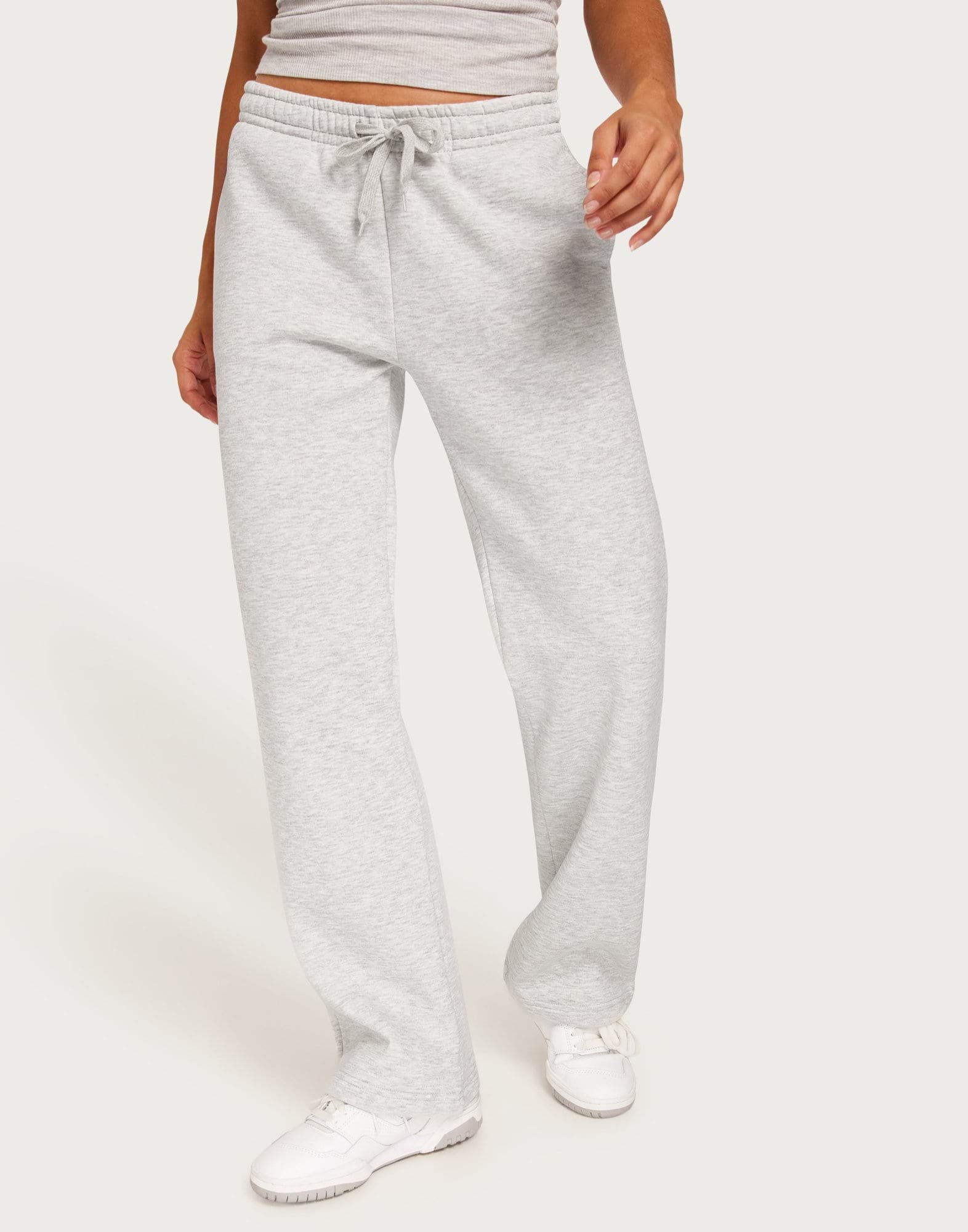 Kjøp Gina Tricot Basic Straight Sweatpants - Light Grey Melange | Nelly.com