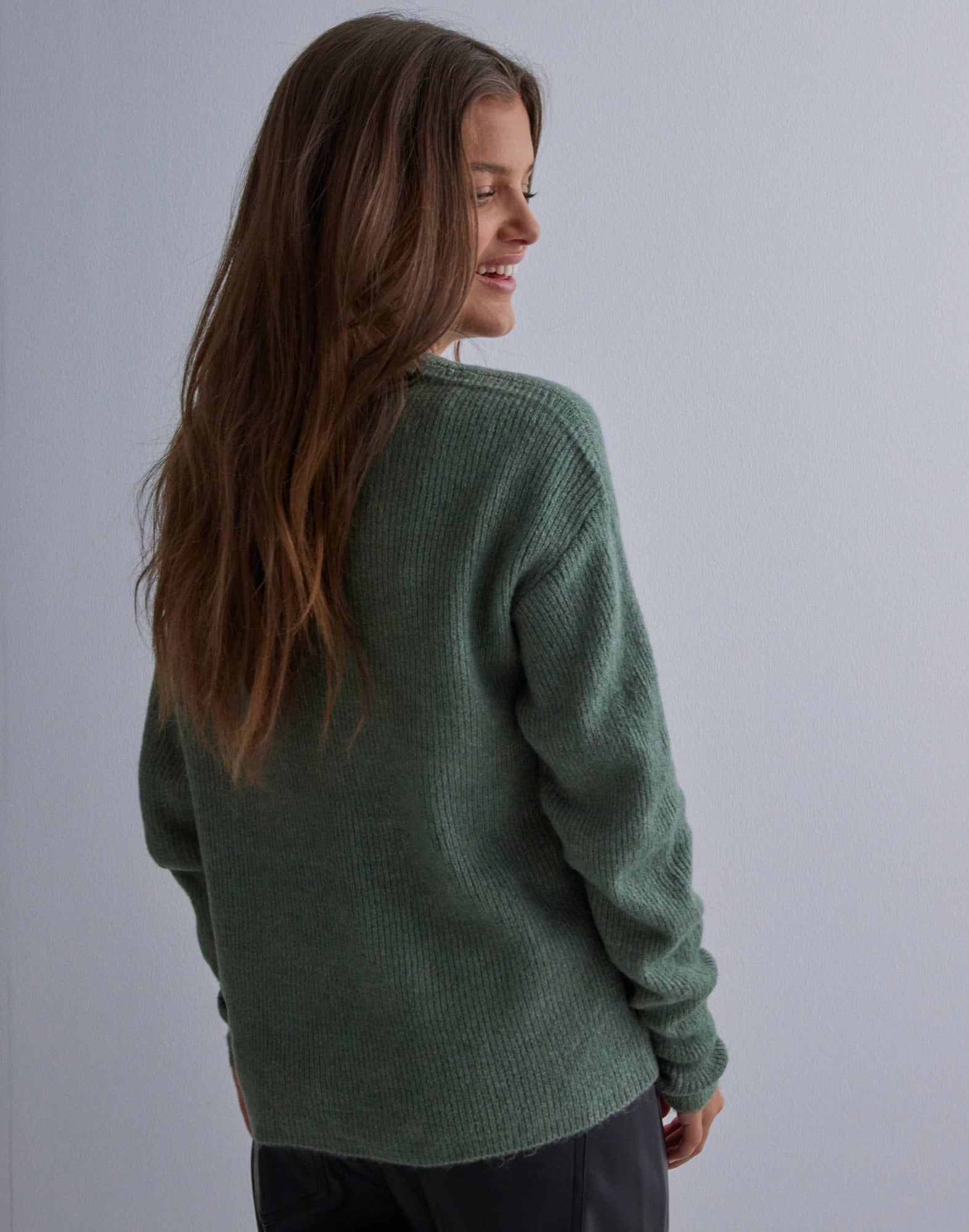 Köp Only ONLCAMILLA V-NECK L/S PULLOVER KNT - Laurel Wreath Melange | Nelly.com