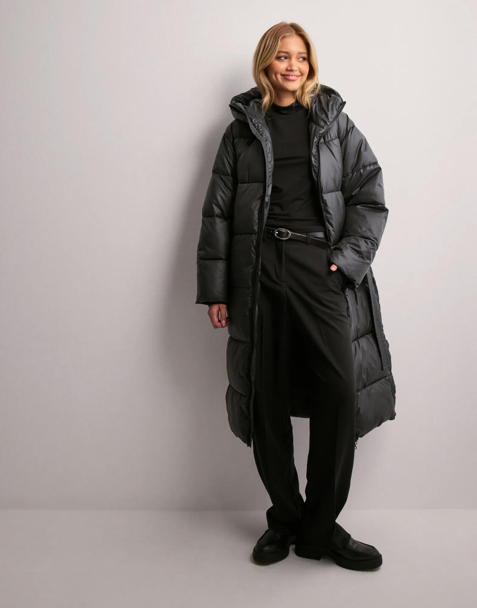 Köp Nelly Long Puffer Coat - Black | Nelly.com