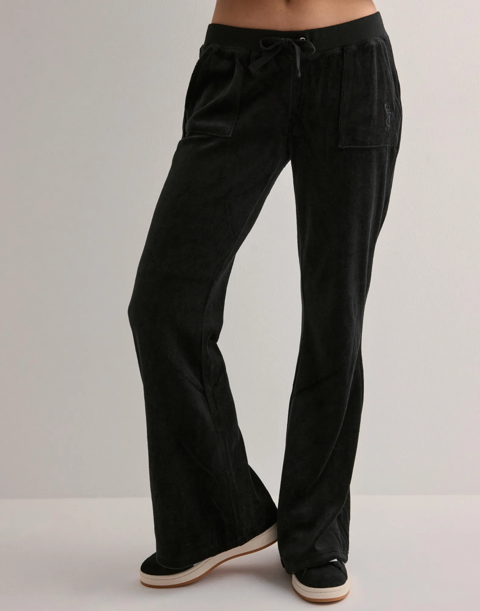 Kjøp Juicy Couture CAISA ULTRA LOW RISE PANTS - Black | Nelly.com