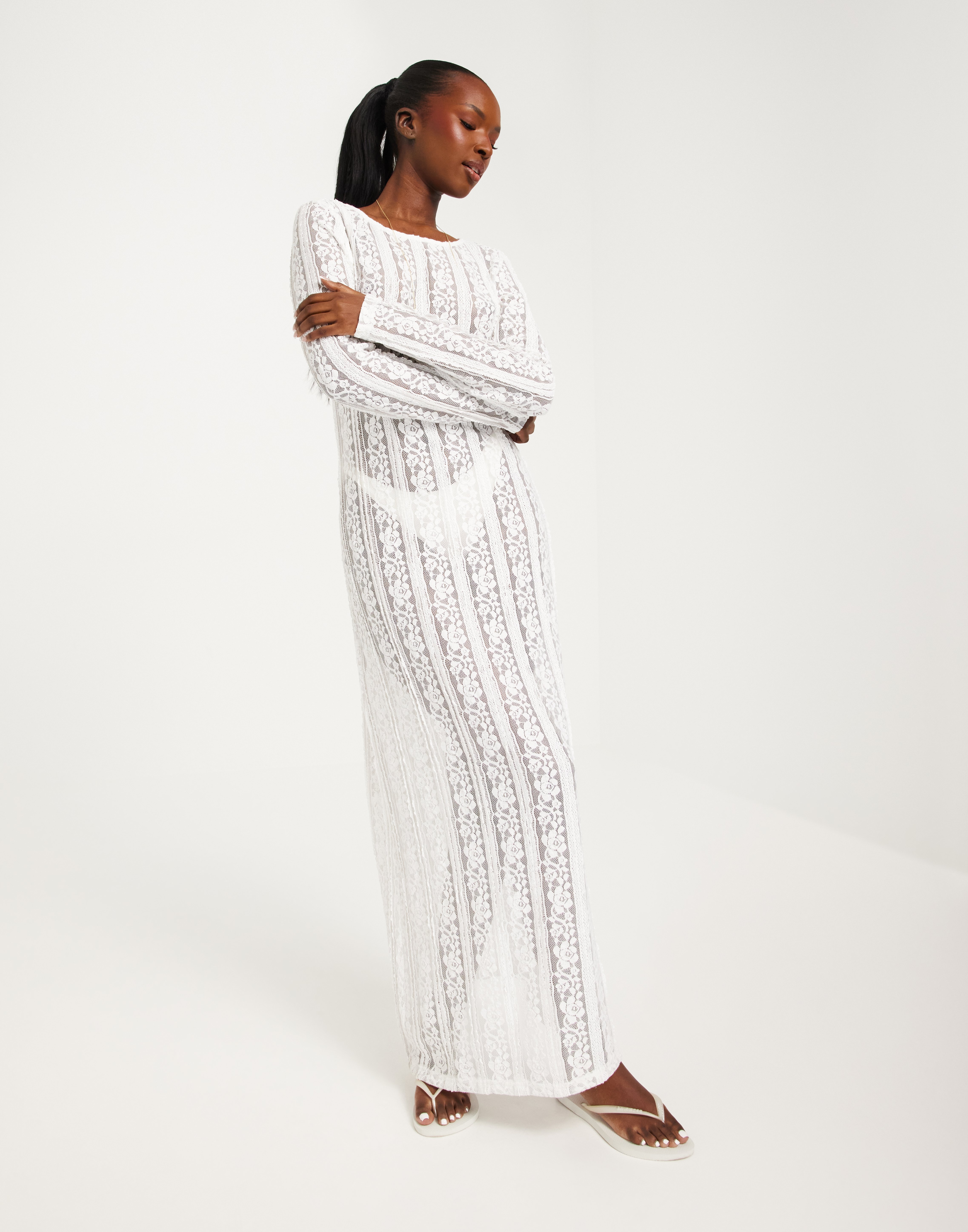 Kjøp Pieces PCSARAFINA LS LONG DRESS D2D DMO - Bright White | Nelly.com