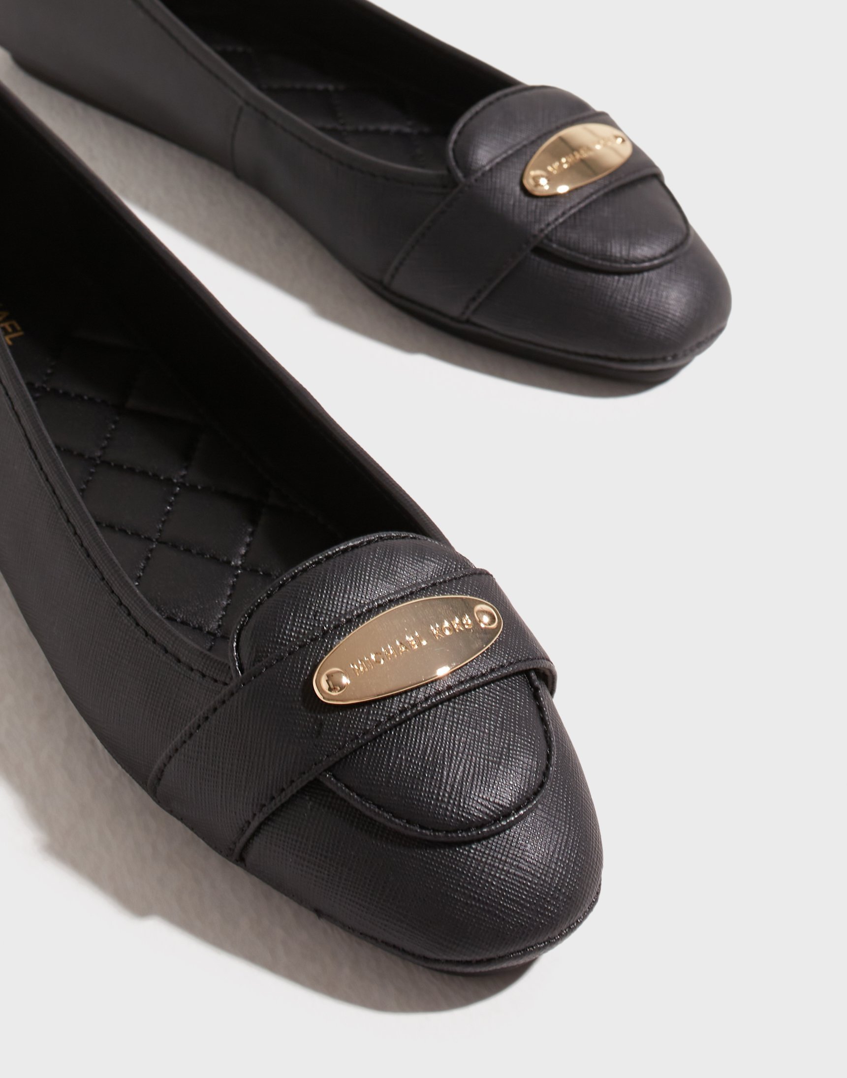 Osta Michael Kors MK PLATE MOC - Black | Nelly.com