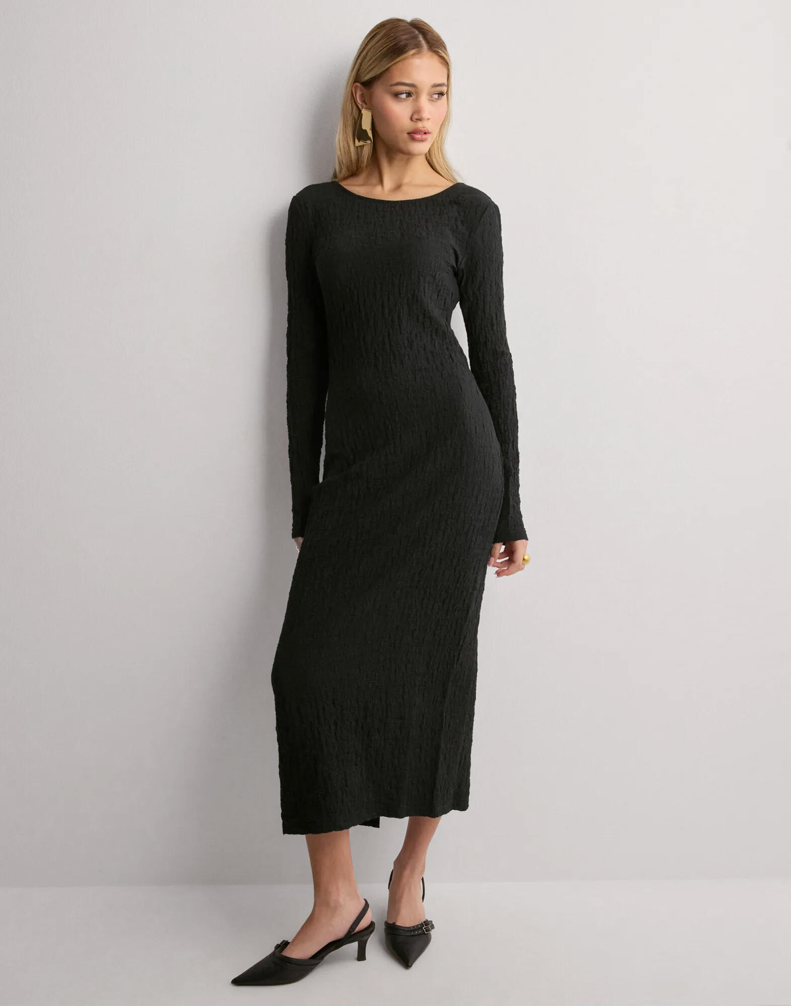 Buy Nelly Open Back Structure Dress - Black | Nelly.com