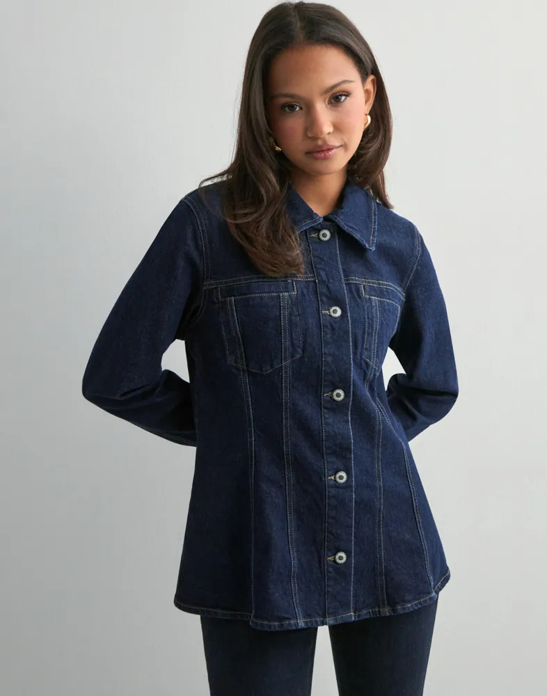 Köp Only ONLELLE L/S FITTED DNM JACKET GUA - Dark Blue Denim | Nelly.com