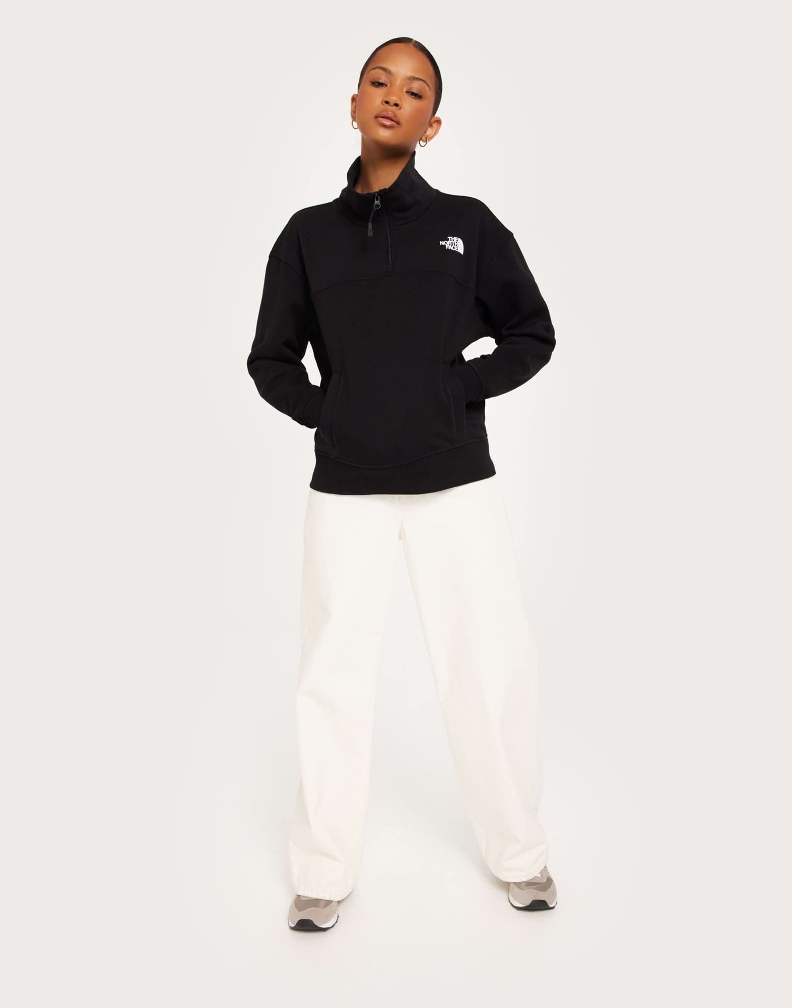 Buy The North Face W ESSENTIAL QZ CREW - Black | Nelly.com