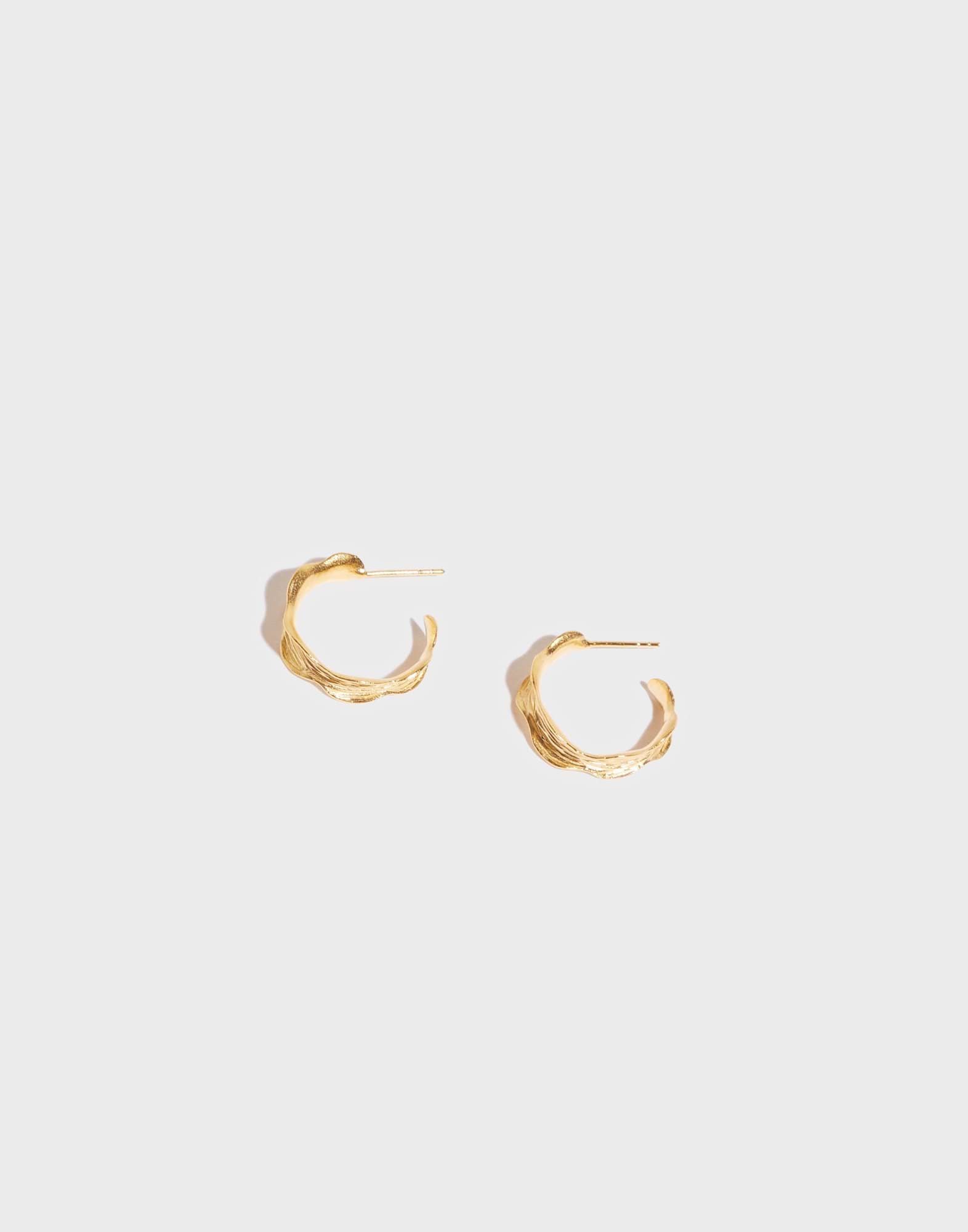 Kjøp ENAMEL Copenhagen Ane Small Hoops - Gold | Nelly.com