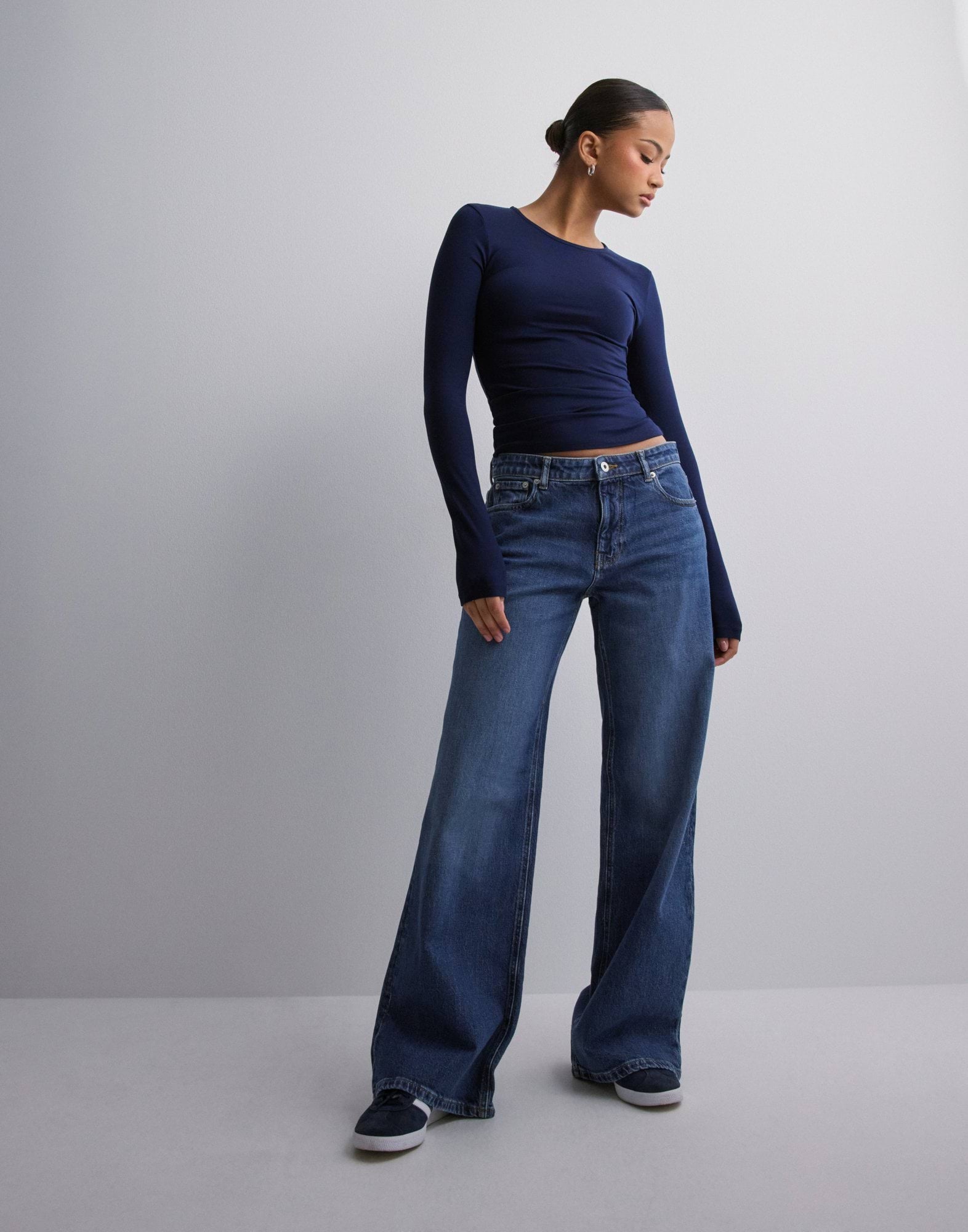 Køb Only ONLCHRIS REG LOW WIDE DNM C2C SOO02 - Dark Medium Blue Denim ...