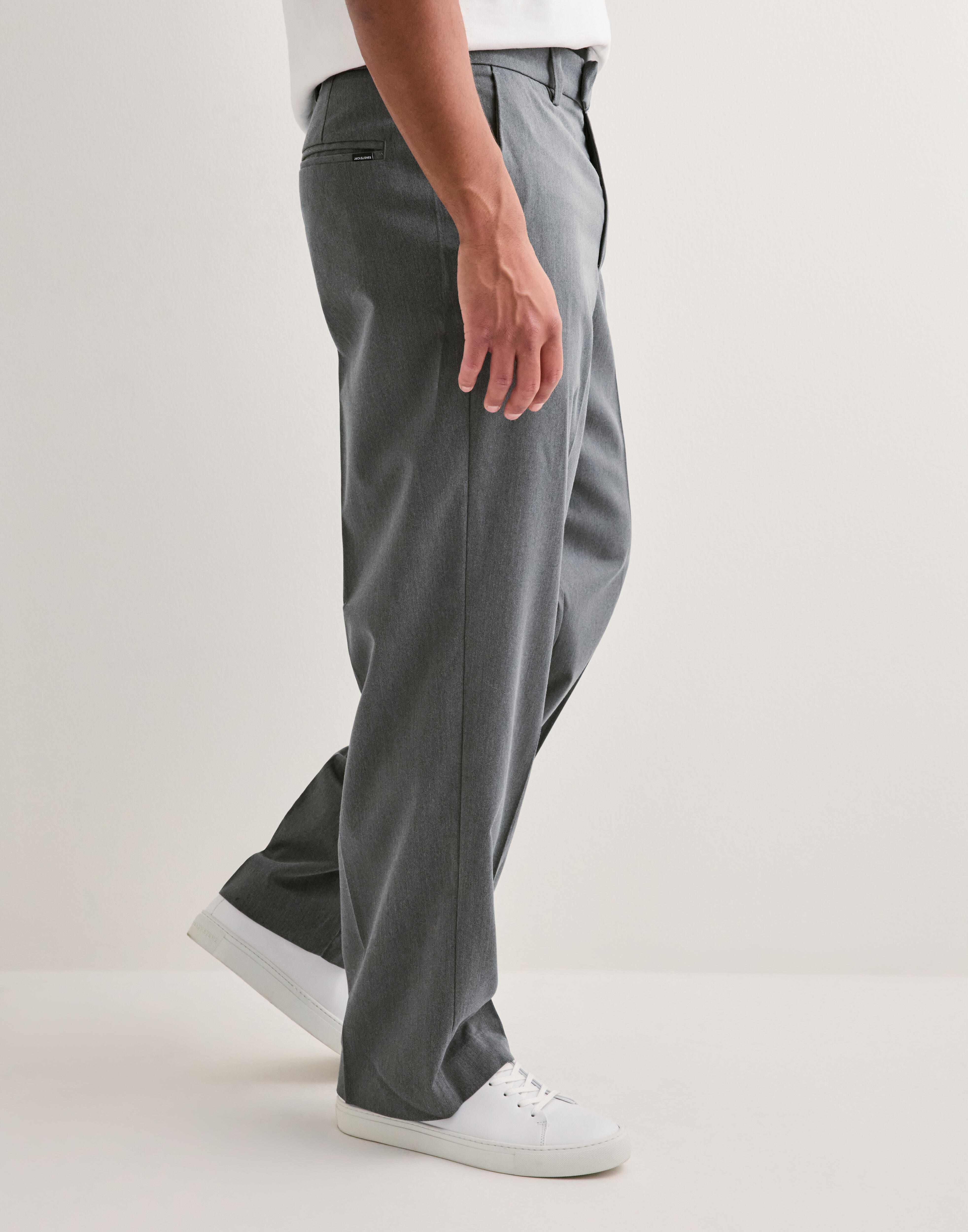 Kjøp Jack & Jones JPSTBILL TOBY CHINO NOOS - Grey Melange | NLYMAN
